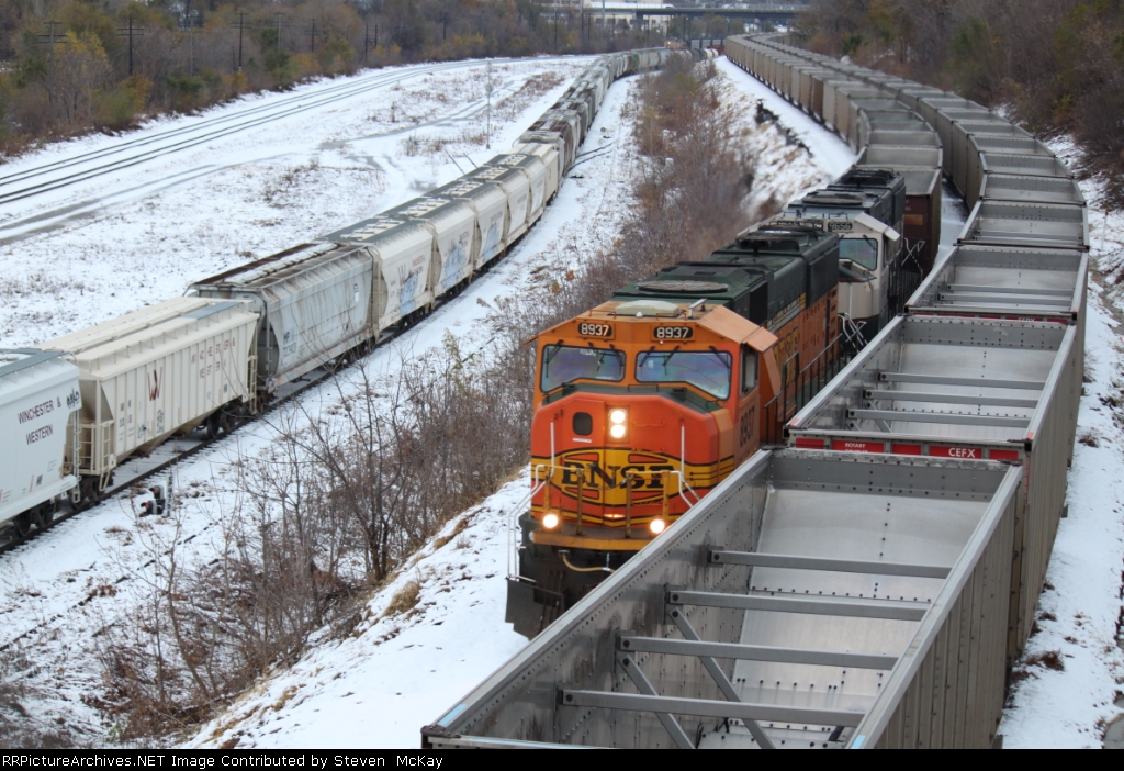 BNSF 8937